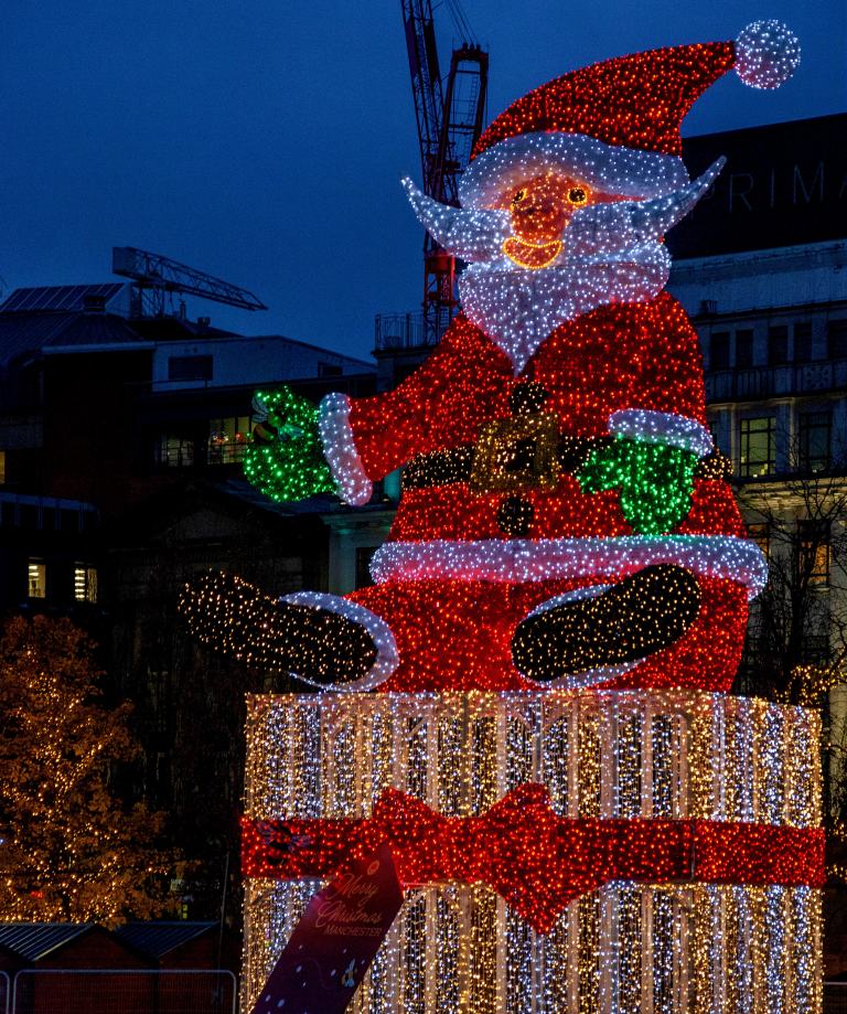 Manchester’s Giant Santa Claus is coming to town… – North Manchester FM ...